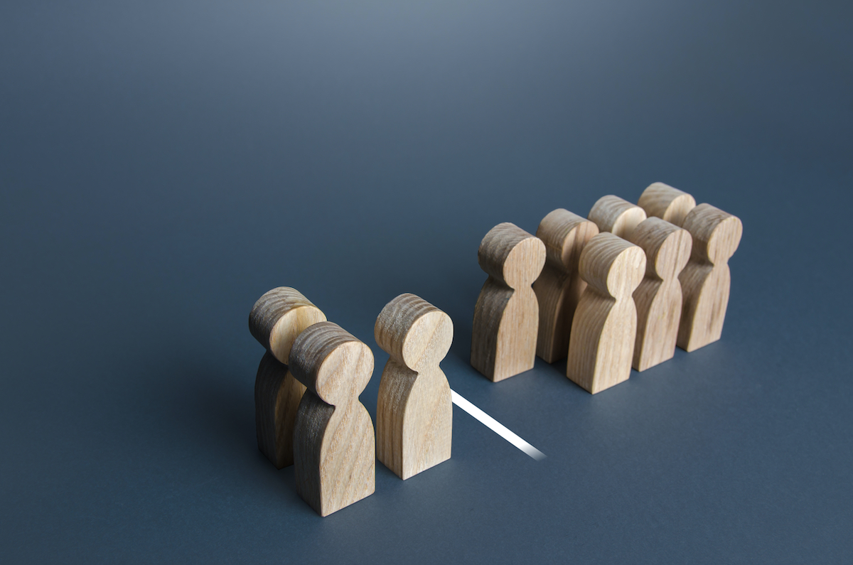 Social deprivation and mental health problems in immigrants